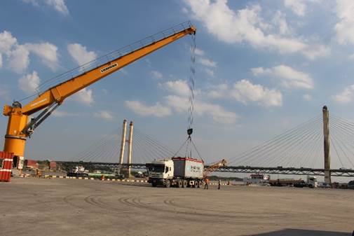 Barging Service | Hutchison Logistics